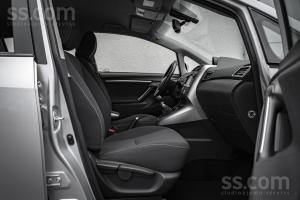 Grey Toyota Verso 2016 in Riga, with an engine capacity of 1.60 L and mileage of 186 thousand km for 6150 €, photo 12 on AUTOMOTO.COM.LV