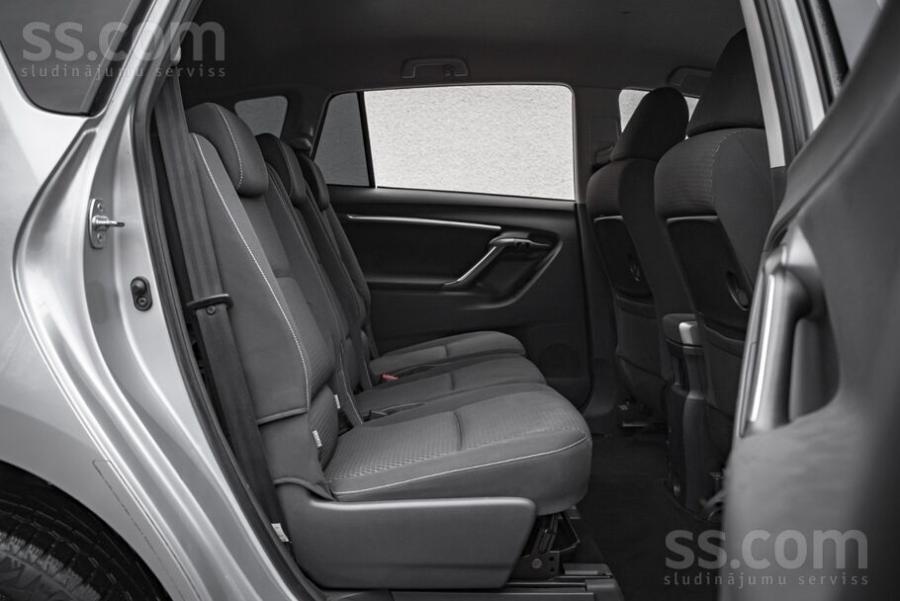 Grey Toyota Verso 2016 in Riga, with an engine capacity of 1.60 L and mileage of 186 thousand km for 6150 €, photo 14 on AUTOMOTO.COM.LV