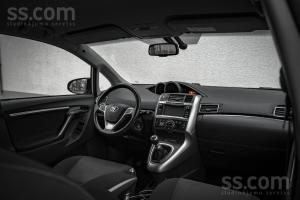 Grey Toyota Verso 2016 in Riga, with an engine capacity of 1.60 L and mileage of 186 thousand km for 6150 €, photo 17 on AUTOMOTO.COM.LV
