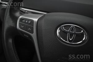 Grey Toyota Verso 2016 in Riga, with an engine capacity of 1.60 L and mileage of 186 thousand km for 6150 €, photo 19 on AUTOMOTO.COM.LV