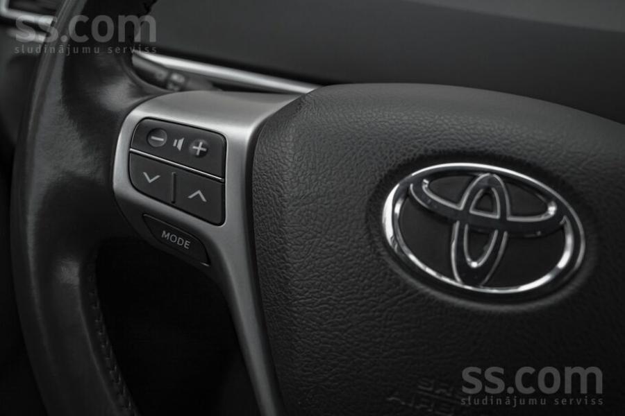 Grey Toyota Verso 2016 in Riga, with an engine capacity of 1.60 L and mileage of 186 thousand km for 6150 €, photo 19 on AUTOMOTO.COM.LV