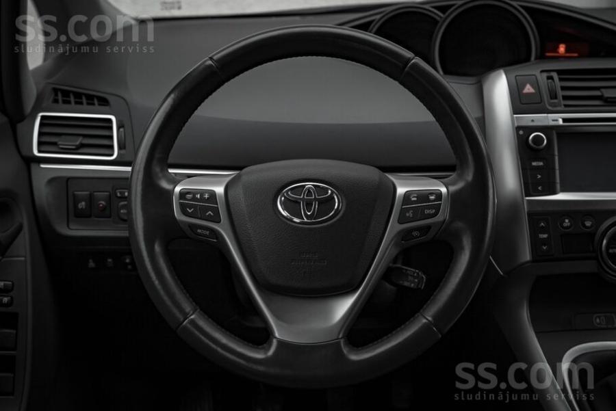 Grey Toyota Verso 2016 in Riga, with an engine capacity of 1.60 L and mileage of 186 thousand km for 6150 €, photo 20 on AUTOMOTO.COM.LV