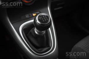 Grey Toyota Verso 2016 in Riga, with an engine capacity of 1.60 L and mileage of 186 thousand km for 6150 €, photo 24 on AUTOMOTO.COM.LV