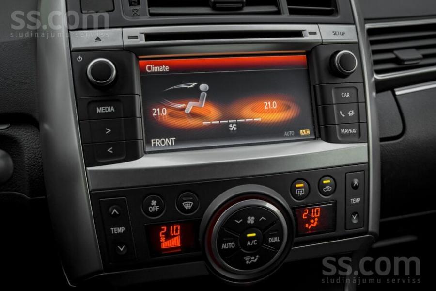 Grey Toyota Verso 2016 in Riga, with an engine capacity of 1.60 L and mileage of 186 thousand km for 6150 €, photo 26 on AUTOMOTO.COM.LV