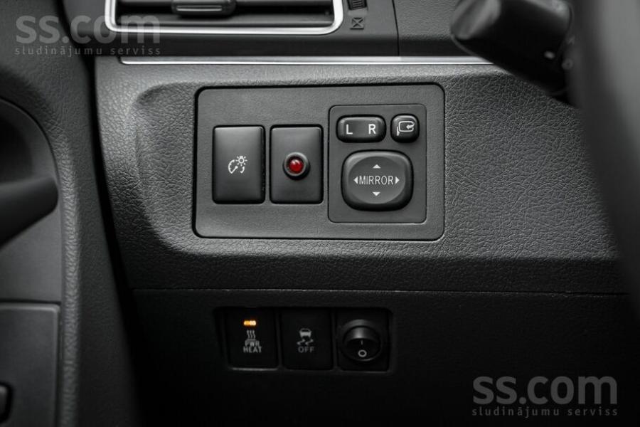 Grey Toyota Verso 2016 in Riga, with an engine capacity of 1.60 L and mileage of 186 thousand km for 6150 €, photo 31 on AUTOMOTO.COM.LV