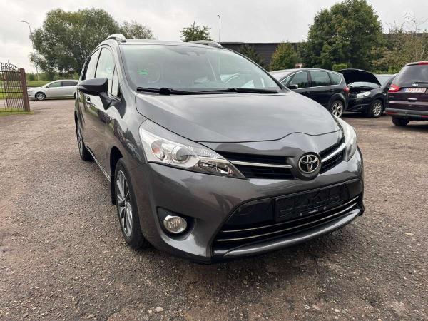 Pelēks Toyota Verso 2016 Jurbarkas, ar dzinēja tilpumu 1.80 L un nobraukumu 133 tūkst. km par 11450 €, foto 4 vietnē AUTOMOTO.COM.LV