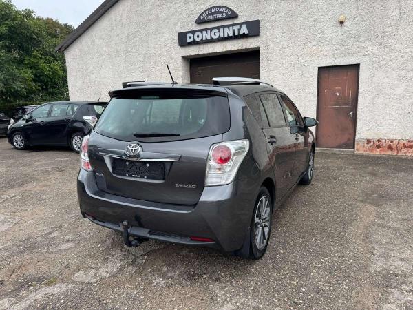 Pelēks Toyota Verso 2016 Jurbarkas, ar dzinēja tilpumu 1.80 L un nobraukumu 133 tūkst. km par 11450 €, foto 6 vietnē AUTOMOTO.COM.LV