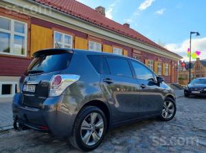 Grey Toyota Verso 2017 in Jelgava, with an engine capacity of 1.60 L and mileage of 169 thousand km for 3300 €, photo 10 on AUTOMOTO.COM.LV