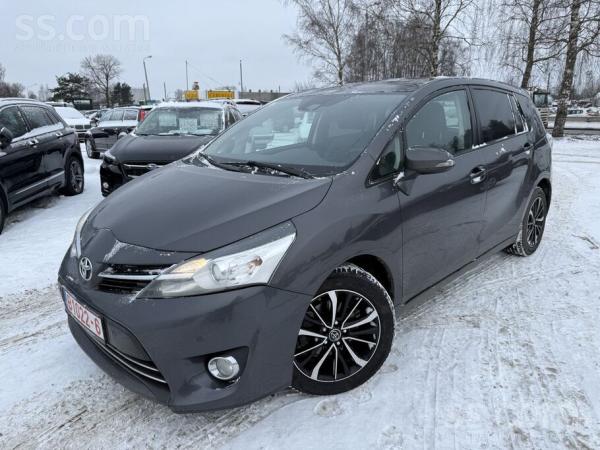 Pelēks Toyota Verso 2017 Rīga, ar dzinēja tilpumu 1.60 L un nobraukumu 85 tūkst. km par 9499 €, foto 1 vietnē AUTOMOTO.COM.LV
