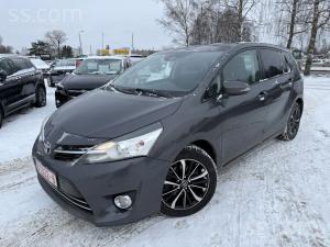 Grey Toyota Verso 2017 in Riga, with an engine capacity of 1.60 L and mileage of 85 thousand km for 9499 €, photo  on AUTOMOTO.COM.LV