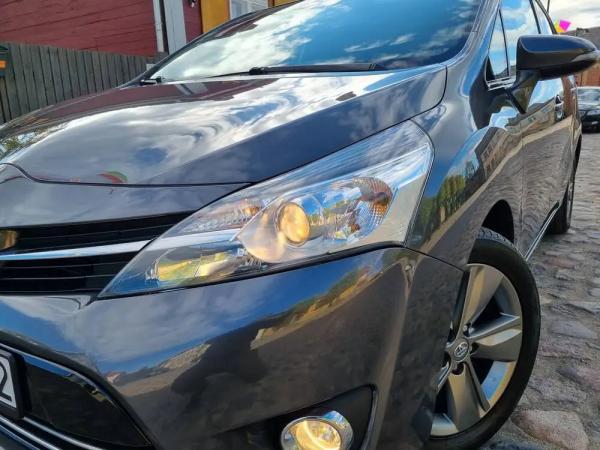 Pelēks Toyota Verso 2017 Jelgava, ar dzinēja tilpumu 1.60 L un nobraukumu 169 tūkst. km par 50 €, foto 1 vietnē AUTOMOTO.COM.LV