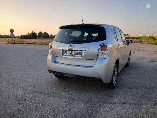 Pelēks Toyota Verso 2017 Kauņa, ar dzinēja tilpumu 1.60 L un nobraukumu 280 tūkst. km par 6100 €, foto 3 vietnē AUTOMOTO.COM.LV