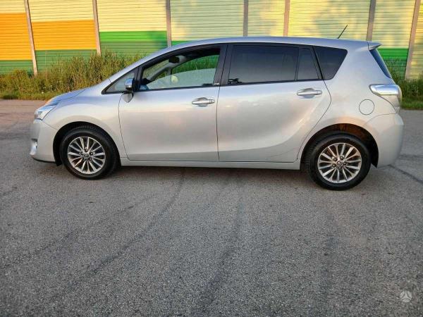 Pelēks Toyota Verso 2017 Kauņa, ar dzinēja tilpumu 1.60 L un nobraukumu 280 tūkst. km par 6100 €, foto 4 vietnē AUTOMOTO.COM.LV