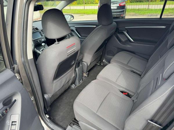 Grey Toyota Verso 2017 in Jurbarkas, with an engine capacity of 1.80 L and mileage of 125 thousand km for 12450 €, photo 9 on AUTOMOTO.COM.LV