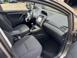 Grey Toyota Verso 2017 in Jurbarkas, with an engine capacity of 1.80 L and mileage of 125 thousand km for 12450 €, photo 12 on AUTOMOTO.COM.LV