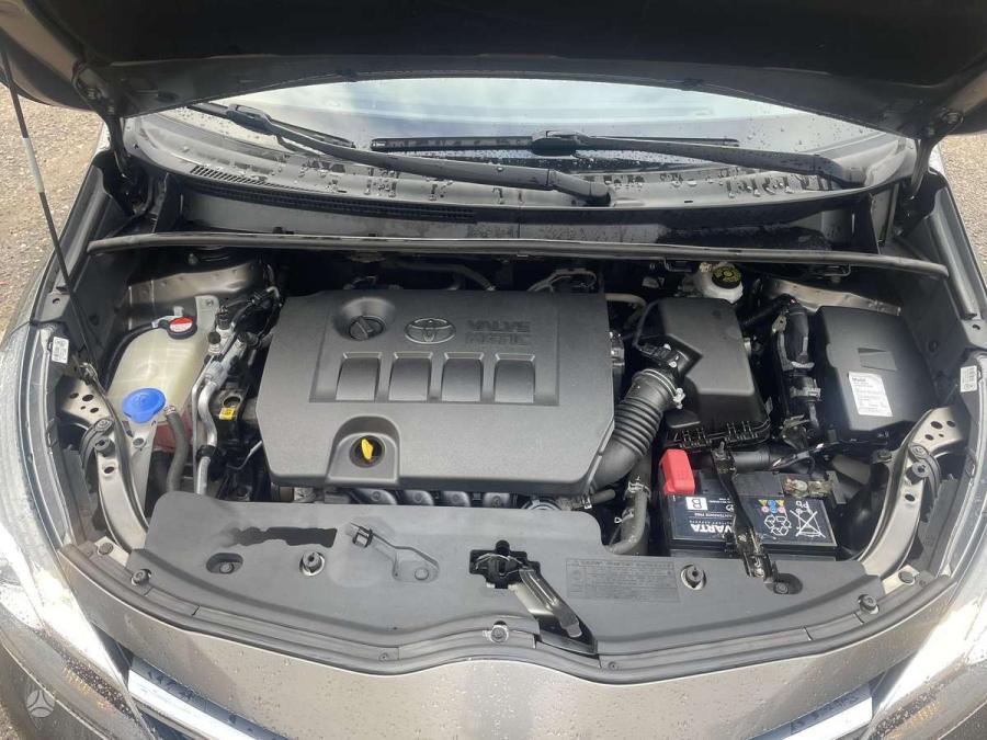 Grey Toyota Verso 2017 in Jurbarkas, with an engine capacity of 1.80 L and mileage of 125 thousand km for 12450 €, photo 21 on AUTOMOTO.COM.LV