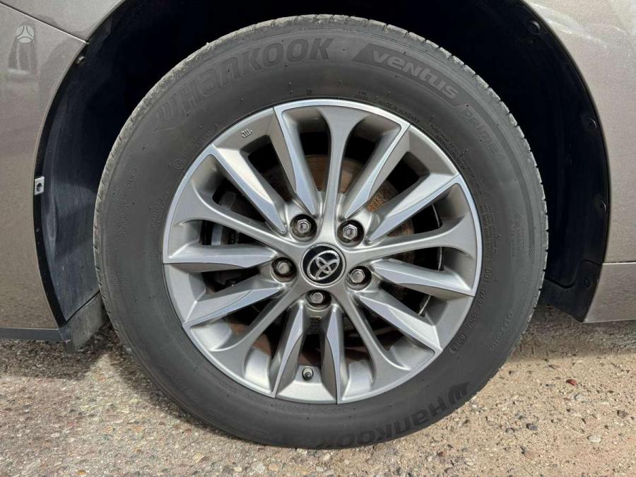 Grey Toyota Verso 2017 in Jurbarkas, with an engine capacity of 1.80 L and mileage of 125 thousand km for 12450 €, photo 23 on AUTOMOTO.COM.LV