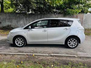 Grey Toyota Verso 2009 in Vilnius, with an engine capacity of 2.00 L and mileage of 345 thousand km for 2350 €, photo 7 on AUTOMOTO.COM.LV