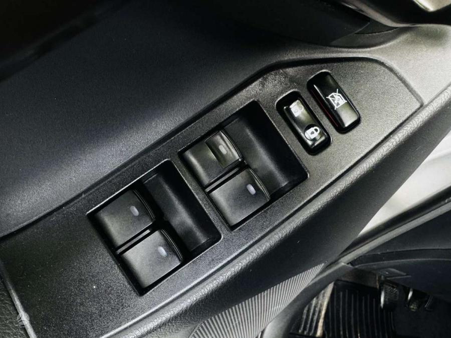 Grey Toyota Verso 2009 in Vilnius, with an engine capacity of 2.00 L and mileage of 345 thousand km for 2350 €, photo 15 on AUTOMOTO.COM.LV