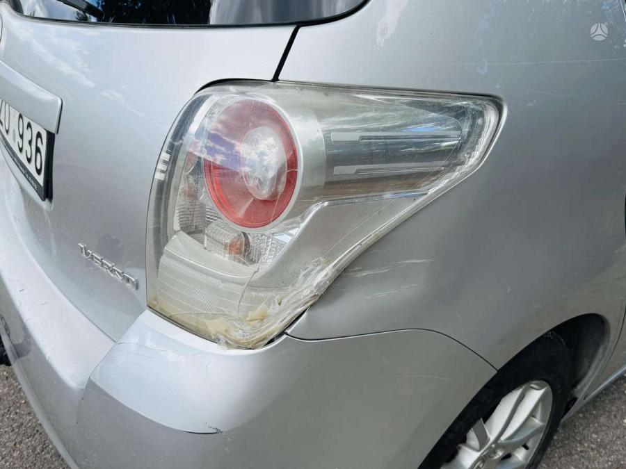 Grey Toyota Verso 2009 in Vilnius, with an engine capacity of 2.00 L and mileage of 345 thousand km for 2350 €, photo 19 on AUTOMOTO.COM.LV