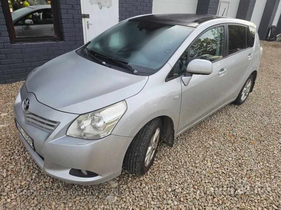 Grey Toyota Verso 2009 in Tallinn, with an engine capacity of 0.00 L and mileage of 300 thousand km for 3650 €, photo 1 on AUTOMOTO.COM.LV