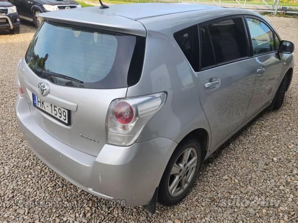 Pelēks Toyota Verso 2009 Tallina, ar dzinēja tilpumu 0.00 L un nobraukumu 300 tūkst. km par 3650 €, foto 4 vietnē AUTOMOTO.COM.LV