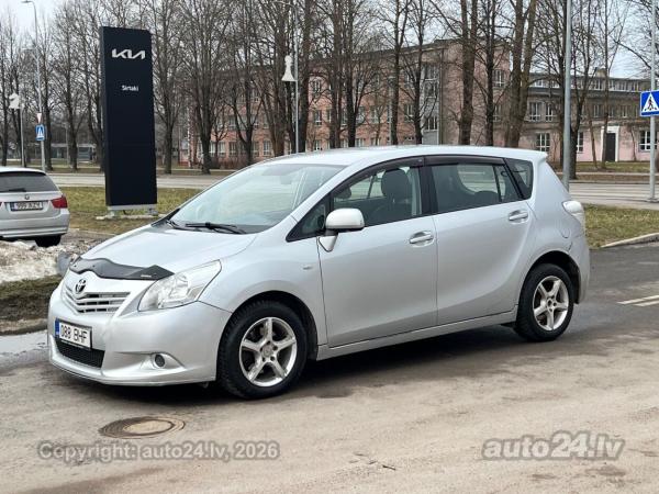 Grey Toyota Verso 2010 in Narva, with an engine capacity of 2.00 L and mileage of 400 thousand km for 1999 €, photo 1 on AUTOMOTO.COM.LV