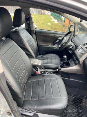 Grey Toyota Verso 2010 in Narva, with an engine capacity of 2.00 L and mileage of 400 thousand km for 1999 €, photo 17 on AUTOMOTO.COM.LV