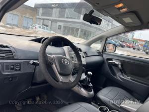 Grey Toyota Verso 2010 in Narva, with an engine capacity of 2.00 L and mileage of 400 thousand km for 1999 €, photo 18 on AUTOMOTO.COM.LV