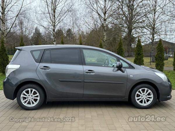Grey Toyota Verso 2011 in Tartu, with an engine capacity of 1.80 L and mileage of 231 thousand km for 6490 €, photo 11 on AUTOMOTO.COM.LV