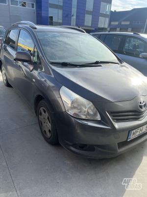 Grey Toyota Verso 2011 in Vilnius, with an engine capacity of 2.00 L and mileage of 352 thousand km for 4000 €, photo 2 on AUTOMOTO.COM.LV