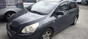 Grey Toyota Verso 2011 in Vilnius, with an engine capacity of 2.00 L and mileage of 352 thousand km for 4000 €, photo 7 on AUTOMOTO.COM.LV