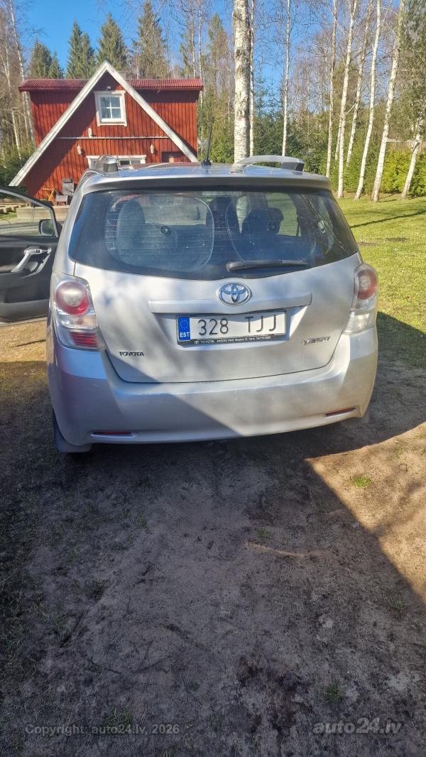 Grey Toyota Verso 2011 in Tallinn, with an engine capacity of 1.60 L and mileage of 360 thousand km for 2000 €, photo 2 on AUTOMOTO.COM.LV