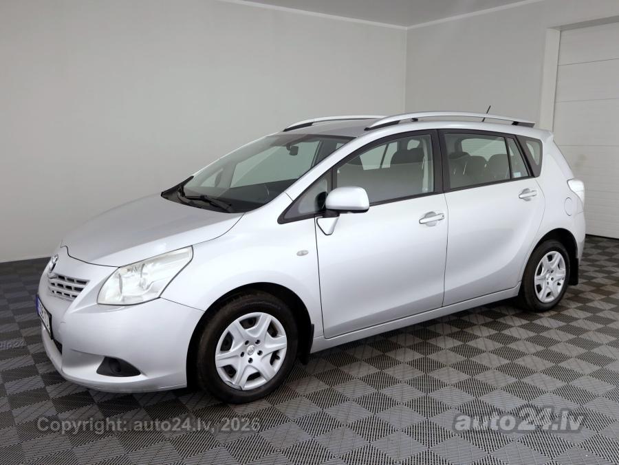 Pelēks Toyota Verso 2011 Tallina, ar dzinēja tilpumu 1.60 L un nobraukumu 364 tūkst. km par 2499 €, foto 3 vietnē AUTOMOTO.COM.LV
