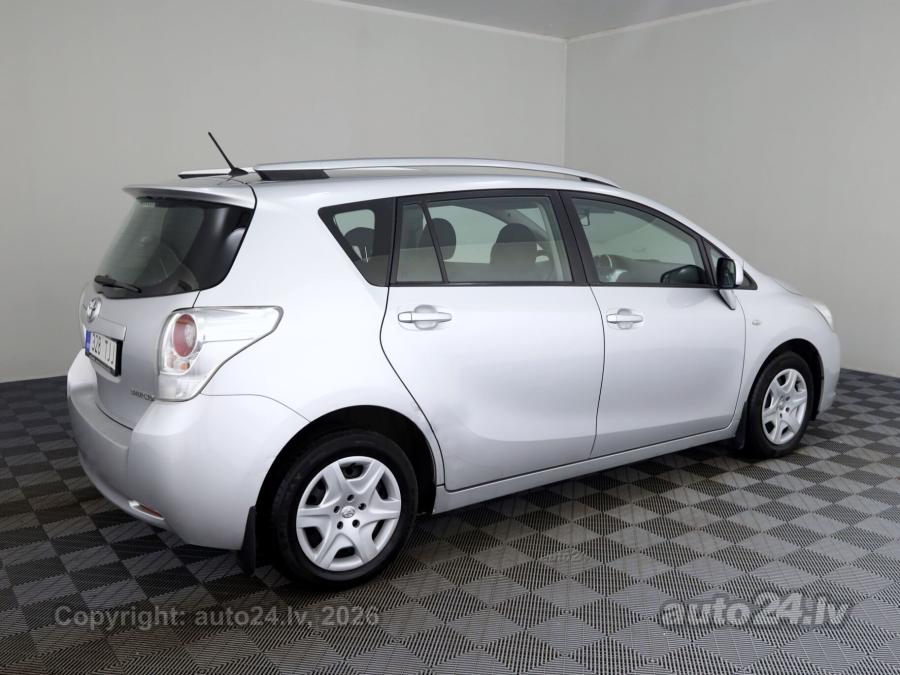 Pelēks Toyota Verso 2011 Tallina, ar dzinēja tilpumu 1.60 L un nobraukumu 364 tūkst. km par 2499 €, foto 4 vietnē AUTOMOTO.COM.LV