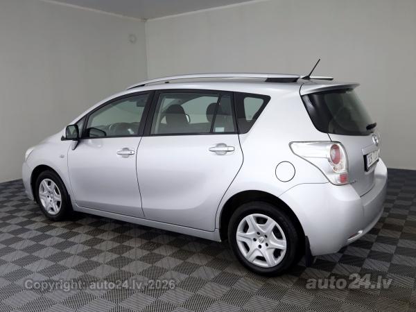 Pelēks Toyota Verso 2011 Tallina, ar dzinēja tilpumu 1.60 L un nobraukumu 364 tūkst. km par 2499 €, foto 4 vietnē AUTOMOTO.COM.LV