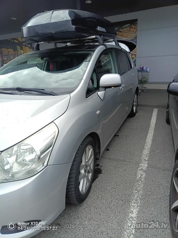 Grey Toyota Verso 2011 in Tallinn, with an engine capacity of 2.20 L and mileage of 170 thousand km for 5900 €, photo 2 on AUTOMOTO.COM.LV