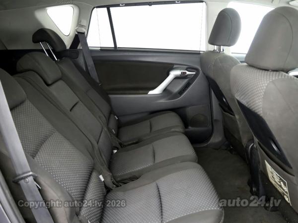 Серый Тойота Версо 2011 в Таллин, объемом двигателя 2.20 л и пробегом 299 тыс. км за 2499 €, фото 7 на AUTOMOTO.COM.LV