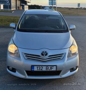 Grey Toyota Verso 2012 in Tallinn, with an engine capacity of 1.60 L and mileage of 143 thousand km for 5400 €, photo  on AUTOMOTO.COM.LV