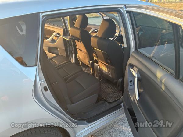 Pelēks Toyota Verso 2012 Tallina, ar dzinēja tilpumu 1.60 L un nobraukumu 143 tūkst. km par 5400 €, foto 4 vietnē AUTOMOTO.COM.LV