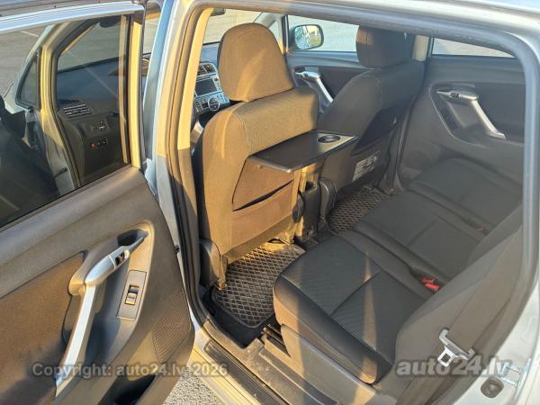 Pelēks Toyota Verso 2012 Tallina, ar dzinēja tilpumu 1.60 L un nobraukumu 143 tūkst. km par 5400 €, foto 6 vietnē AUTOMOTO.COM.LV