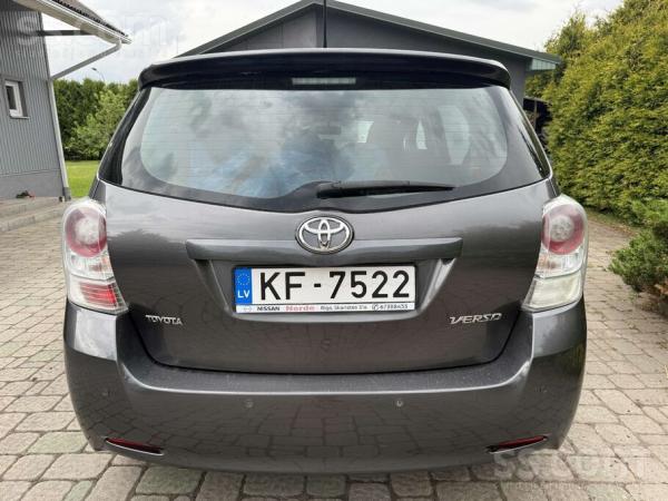 Pelēks Toyota Verso 2012 Rīga, ar dzinēja tilpumu 1.80 L un nobraukumu 229 tūkst. km par 5150 €, foto 4 vietnē AUTOMOTO.COM.LV