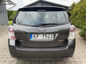 Grey Toyota Verso 2012 in Riga, with an engine capacity of 1.80 L and mileage of 229 thousand km for 5150 €, photo 5 on AUTOMOTO.COM.LV