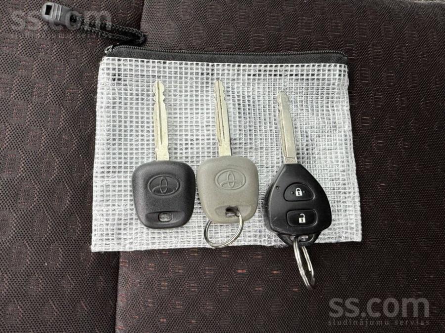 Grey Toyota Verso 2012 in Riga, with an engine capacity of 1.80 L and mileage of 229 thousand km for 5150 €, photo 10 on AUTOMOTO.COM.LV