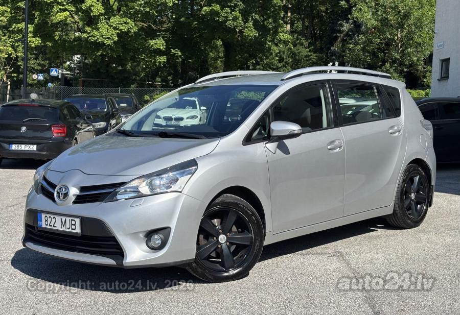 Grey Toyota Verso 2013 in Tartu, with an engine capacity of 1.60 L and mileage of 233 thousand km for 6299 €, photo 1 on AUTOMOTO.COM.LV