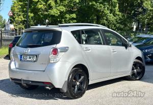 Grey Toyota Verso 2013 in Tartu, with an engine capacity of 1.60 L and mileage of 233 thousand km for 6299 €, photo 3 on AUTOMOTO.COM.LV