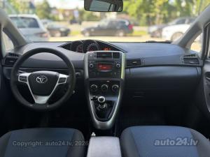 Grey Toyota Verso 2013 in Tartu, with an engine capacity of 1.60 L and mileage of 233 thousand km for 6299 €, photo 13 on AUTOMOTO.COM.LV