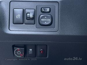 Grey Toyota Verso 2013 in Tartu, with an engine capacity of 1.60 L and mileage of 233 thousand km for 6299 €, photo 16 on AUTOMOTO.COM.LV