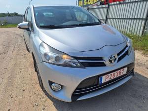 Grey Toyota Verso 2013 in Marijampole, with an engine capacity of 2.00 L and mileage of 257 thousand km for 5950 €, photo 4 on AUTOMOTO.COM.LV