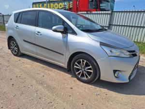 Grey Toyota Verso 2013 in Marijampole, with an engine capacity of 2.00 L and mileage of 257 thousand km for 5950 €, photo 5 on AUTOMOTO.COM.LV